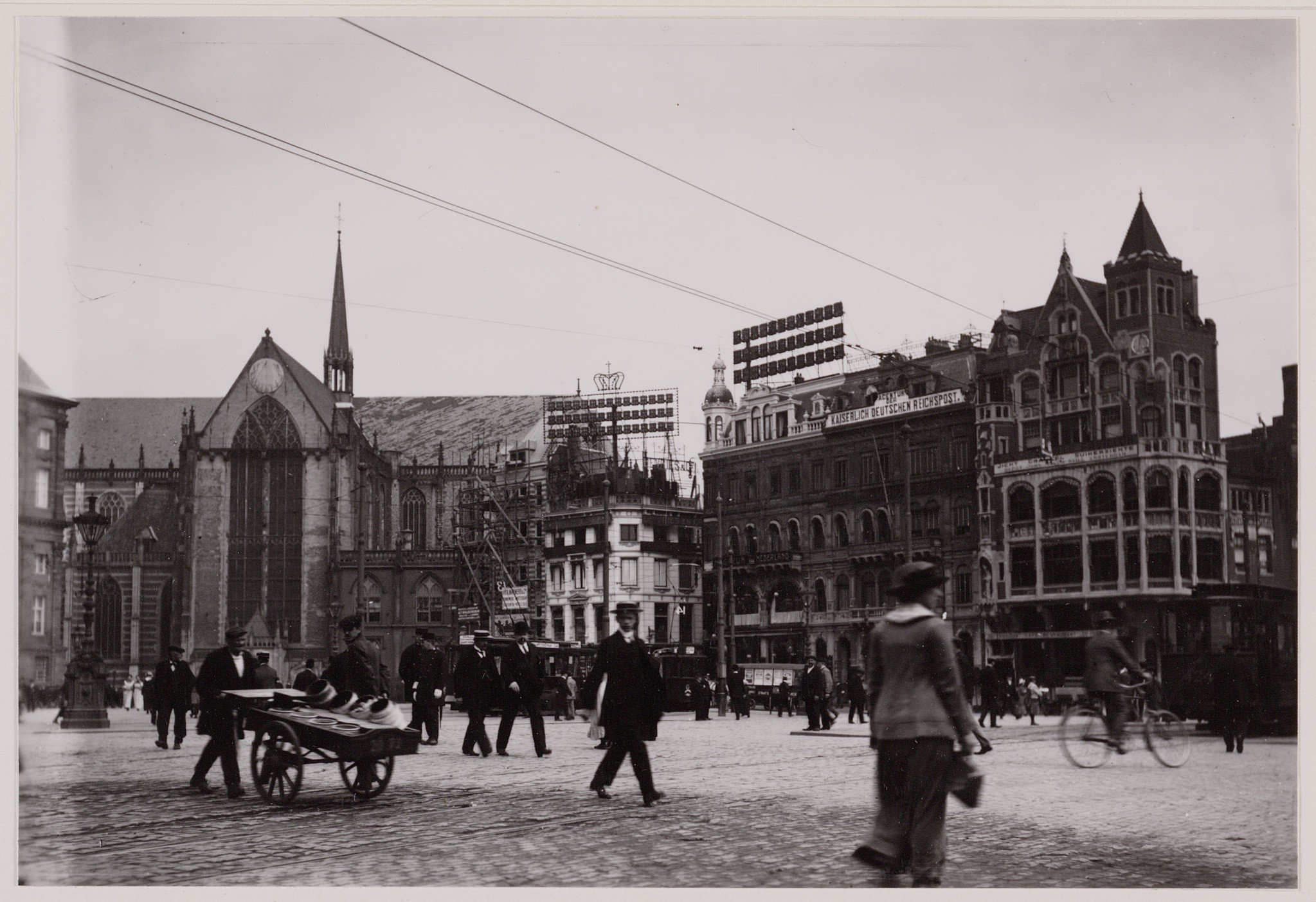 Geen toeristen, wel 15.000 griepdoden: Amsterdam in 1918 – Over Amsterdam